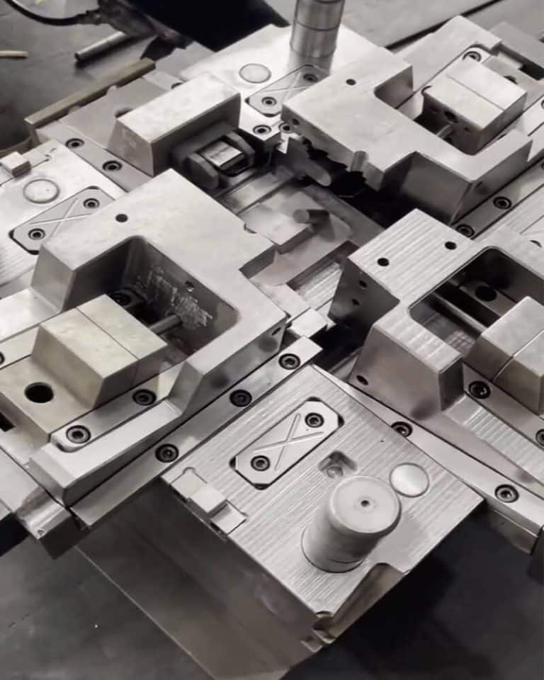 Diseño de sistema de expulsión para moldeo por inyección - YUCO MOLD